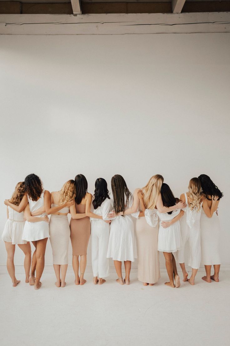 Group of Women Photoshoot — HALLIE KATHRYN PHOTOGRAPHY – UNI — Centre ...